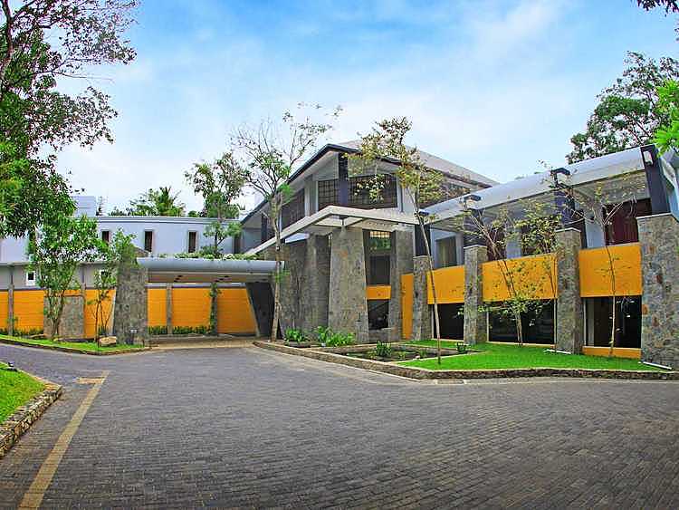 Grand Udawalawe Safari Resort Tourdust
